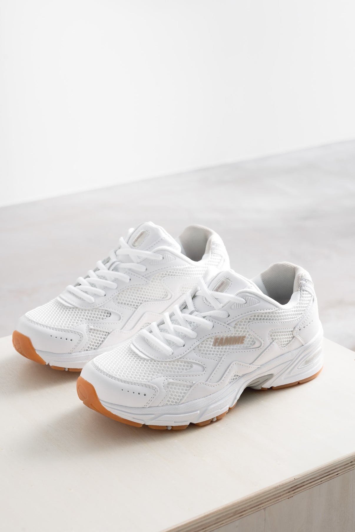 90S Trainers | Trend-skoene | Gratis bytte & Klarna – Famme